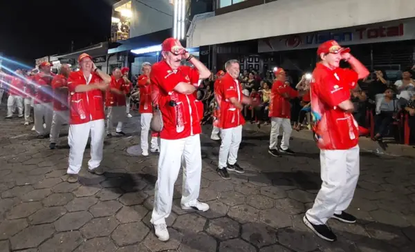 Al ritmo de ‘La Macarena’ los Haraganes recordaron los inicios del ...