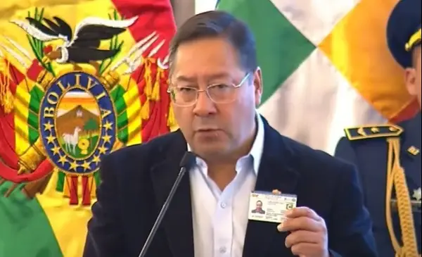 Gobierno presenta nueva licencia de conducir y autorización para ...
