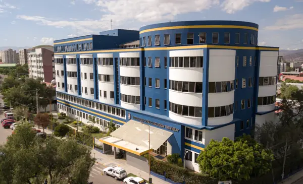 La UCB celebra su 57° aniversario con logros en el ámbito académico y ...