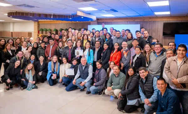 14 periodistas de Red Uno se certifican en la 3ª versión del Programa ...