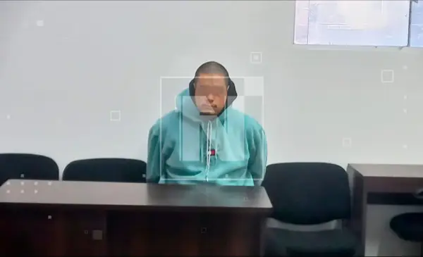 Enmanillado y alegando su inocencia, así llegó a su audiencia el ...