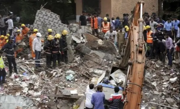 Al menos 90 personas atrapadas bajo escombros tras derrumbe edificio en Mumbái| Red Uno de Bolivia