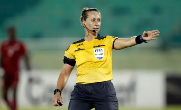 ¿Quién es Tori Penso, la árbitra que dirigirá la final del Mundial ...