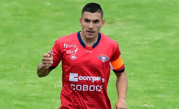 (Video) Pochi Chávez vuelve al fútbol profesional y termina expulsado ...