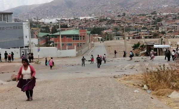 Se registran enfrentamientos en K’ara K’ara por desbloqueo del ...