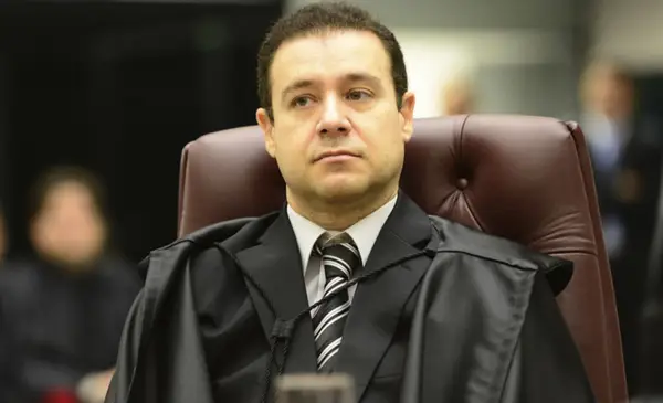 Juez usa ropa interior en plena sesión virtual| Red Uno de Bolivia