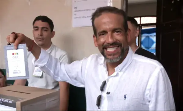 Luis Fernando Camacho tras emitir su voto: “Hoy terminamos de enterrar ...