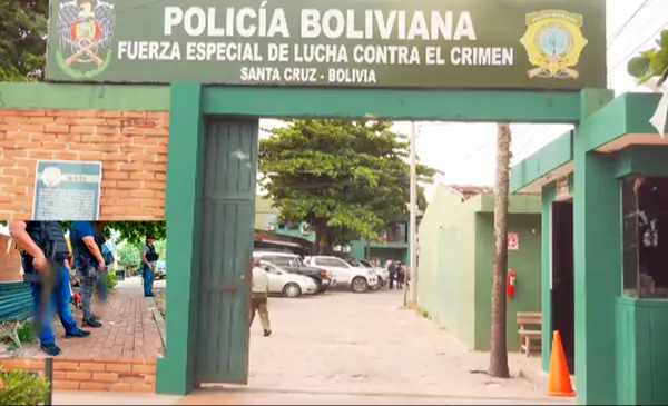 Fuerte resguardo policial en la Felcc de Santa Cruz tras la captura de ...